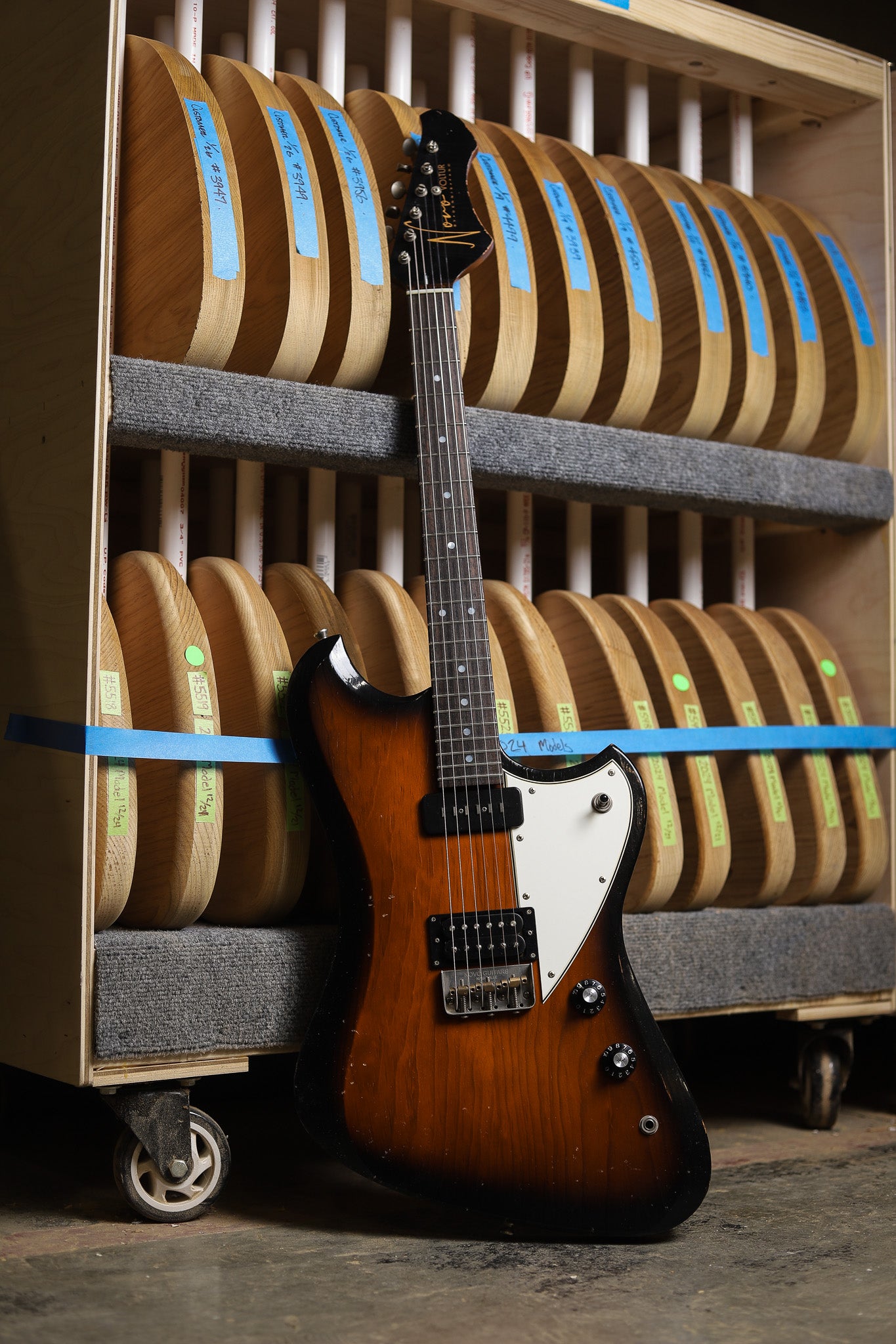 VOLTUR V2 – Novo Guitars