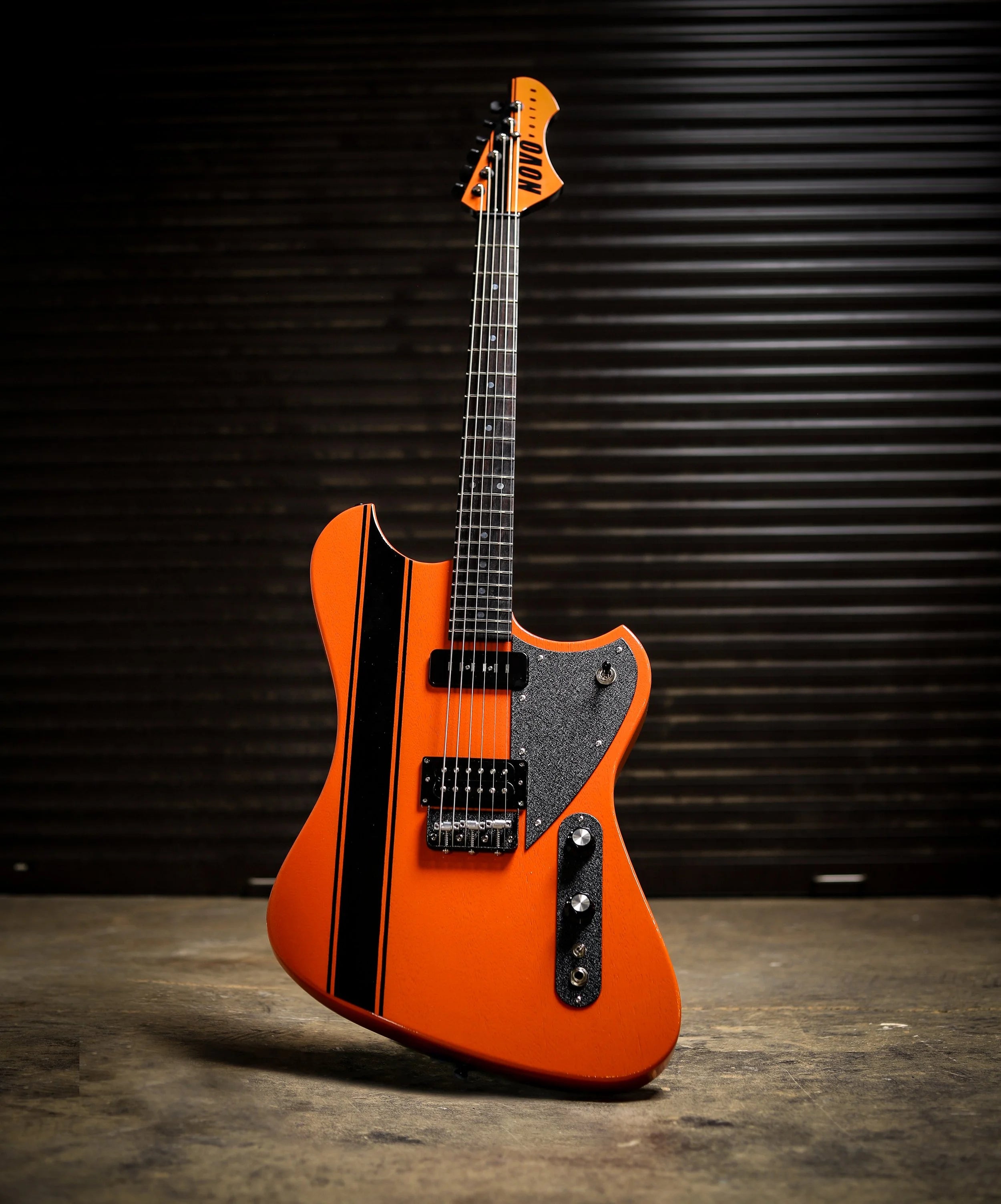 NOVO SIGNATURE BARI-TUNE VOLTUR - Go Mango – Novo Guitars