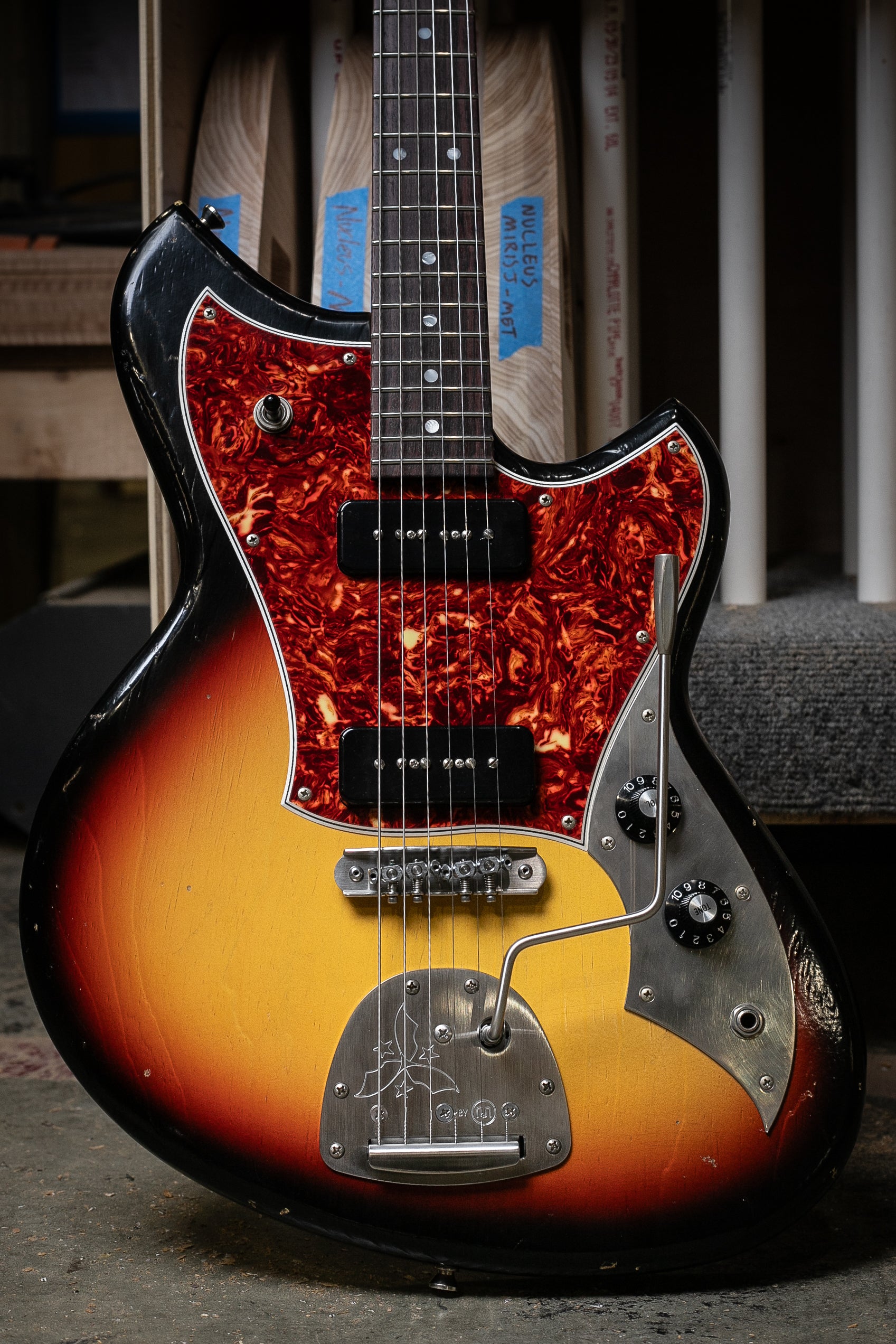 Novo Serus J in '64 3-Tone Burst – Novo Guitars