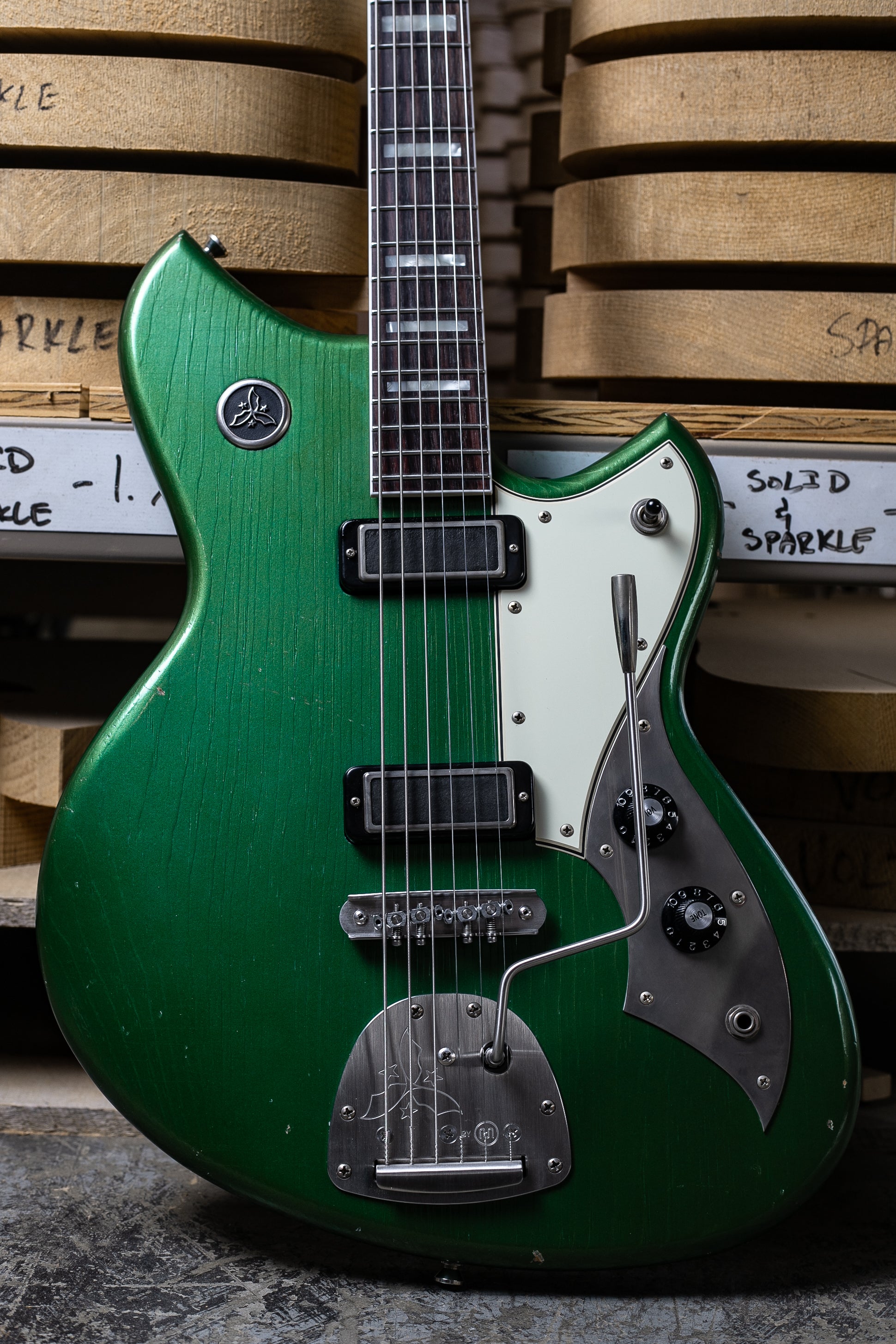 Novo Serus J Baritone in Sherwood Green – Novo Guitars