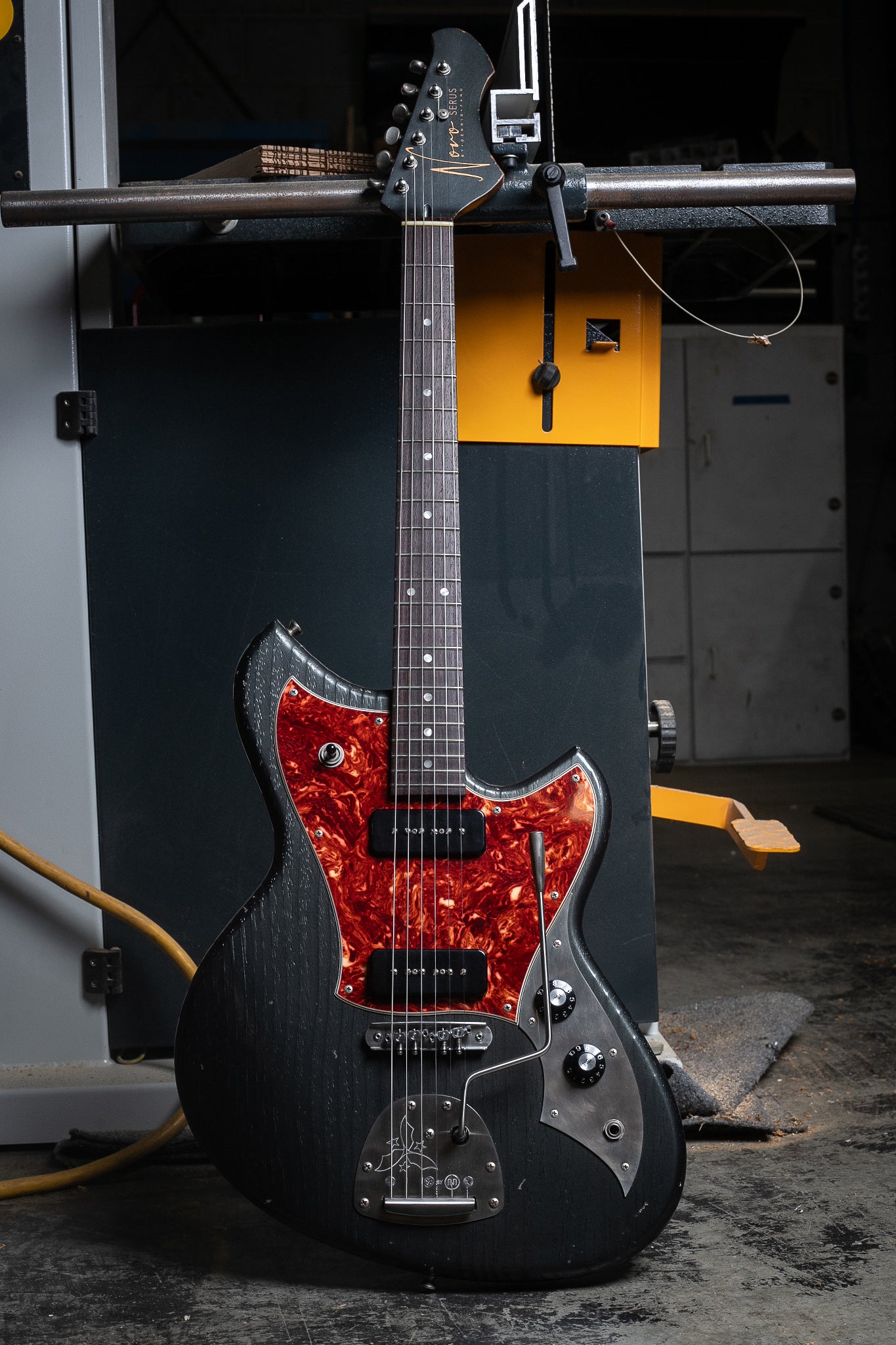 SERUS J – Novo Guitars